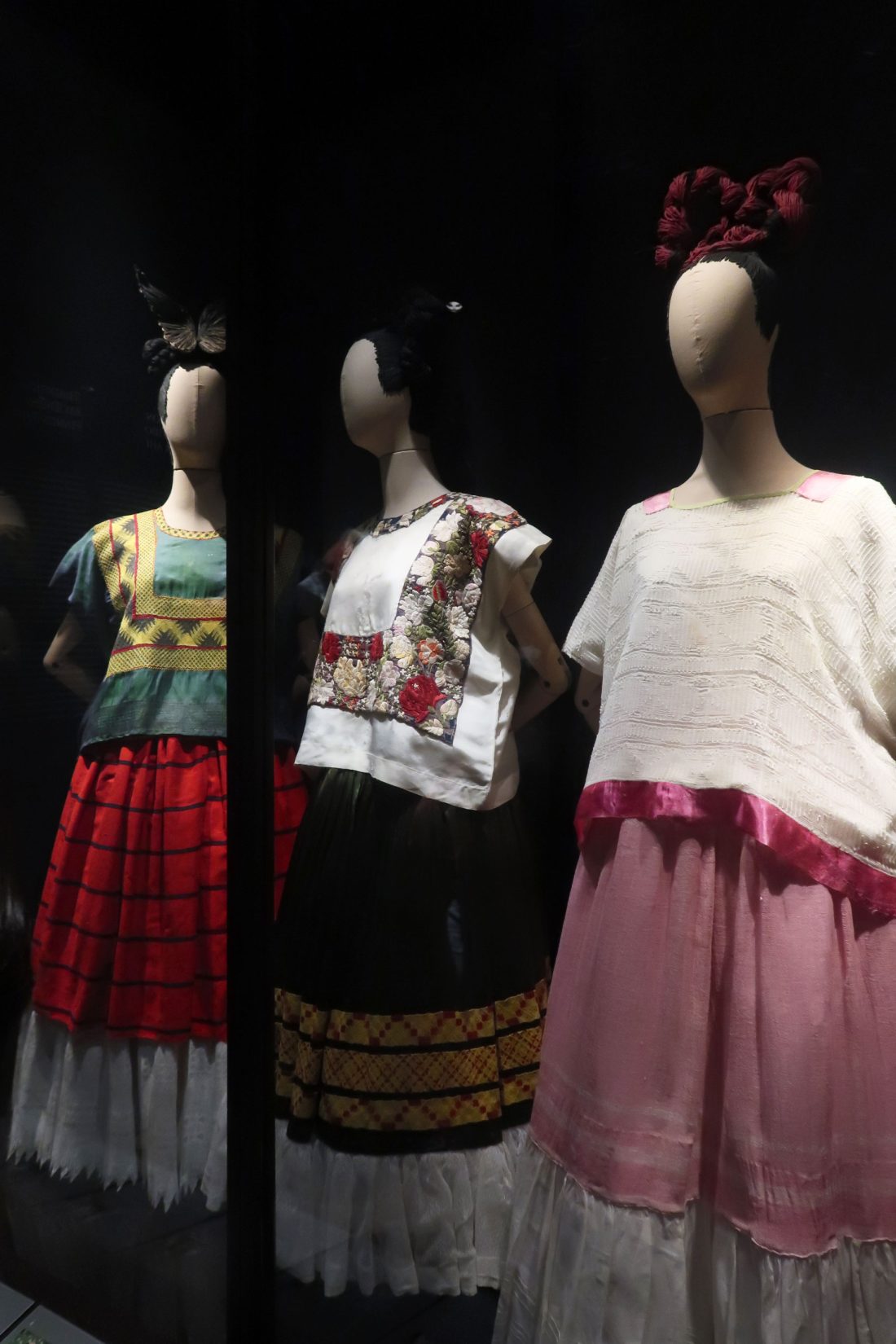 LAS APARIENCIAS ENGAÑAN. Los vestidos de Frida Kahlo. - M.I.T ME BLOG